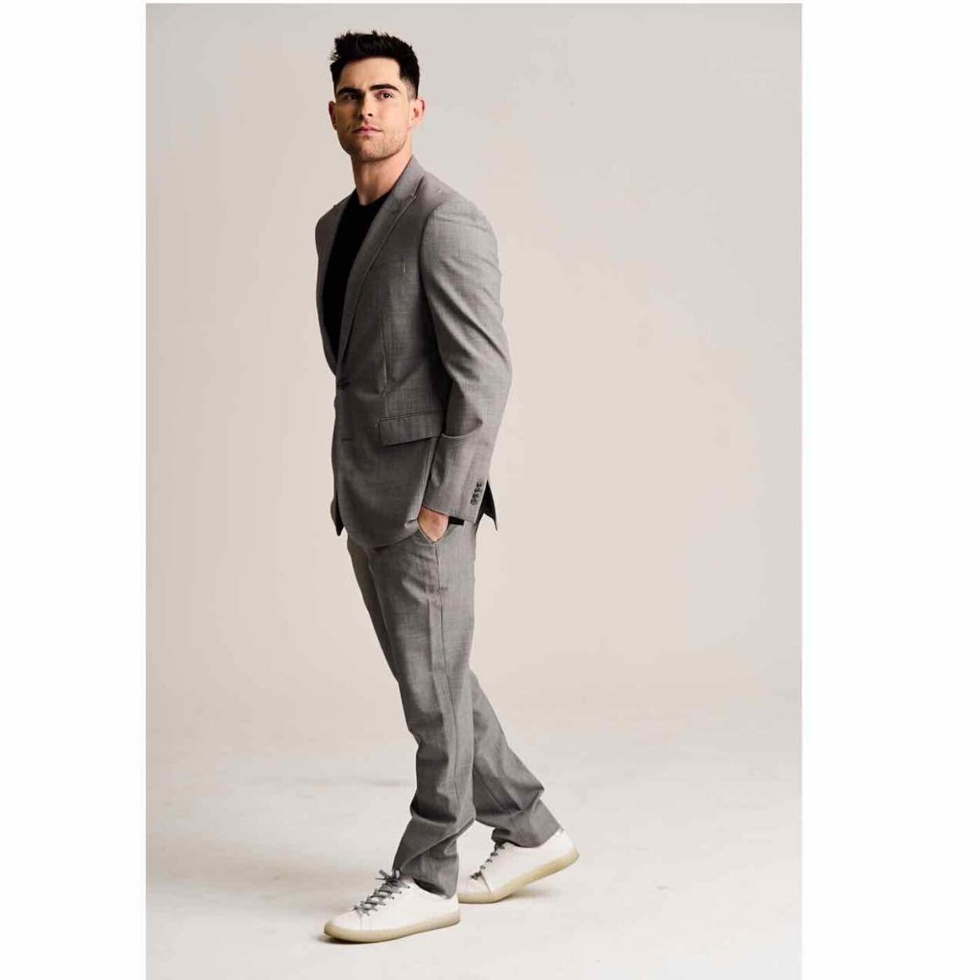 Cast | Characters.io